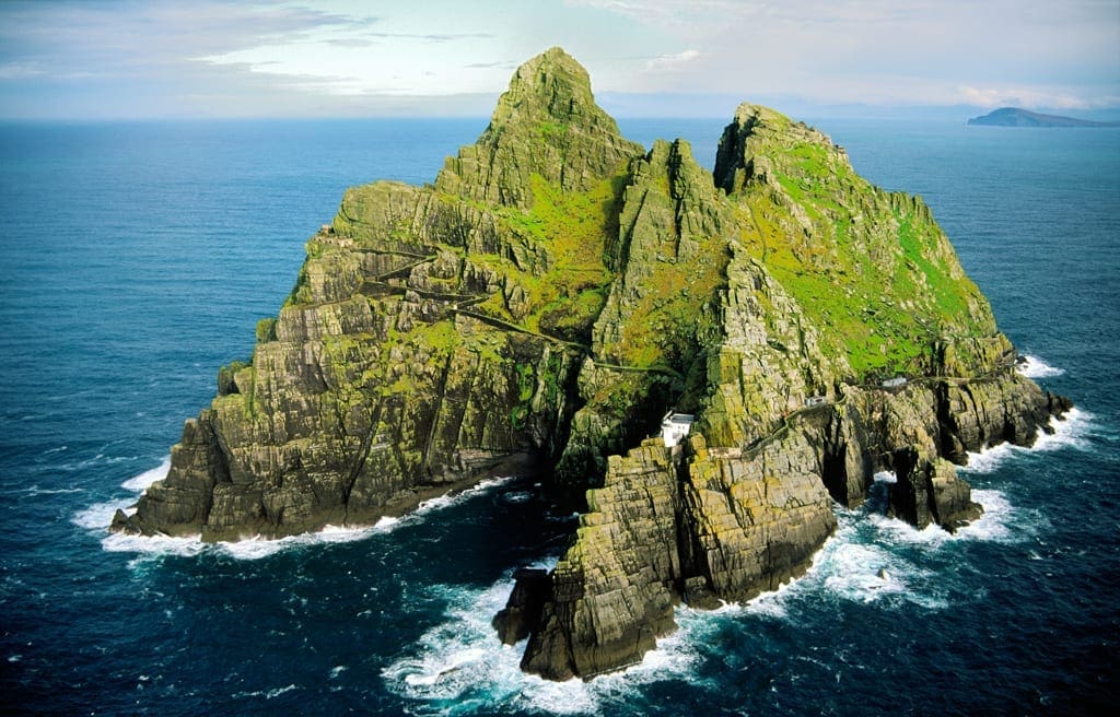 The ‘Best’ Ireland Travel Guide - Travel Begins at 40